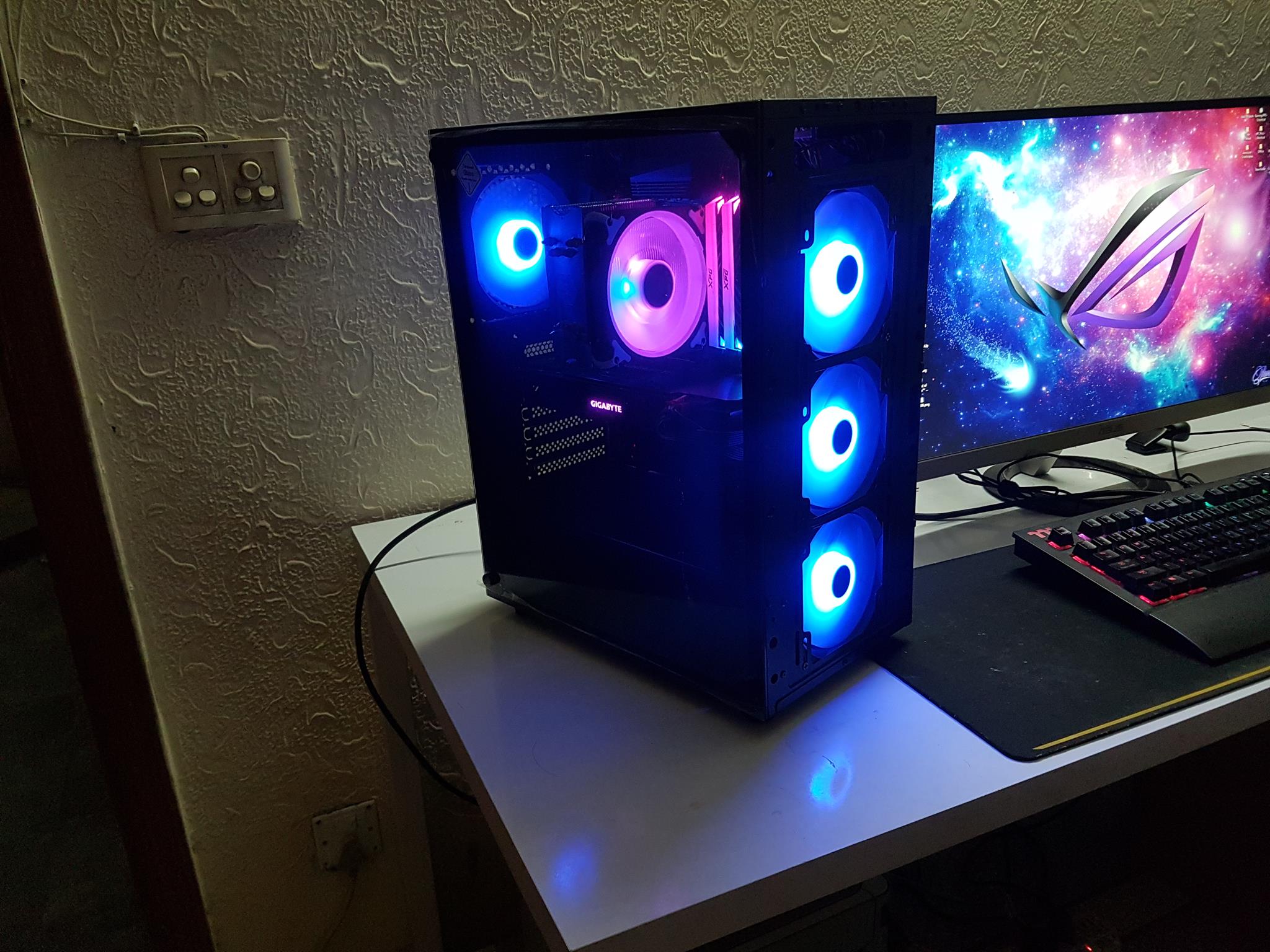 SilverStone FARA B1 Lucid Rainbow Chassis Review - EnosTech.com