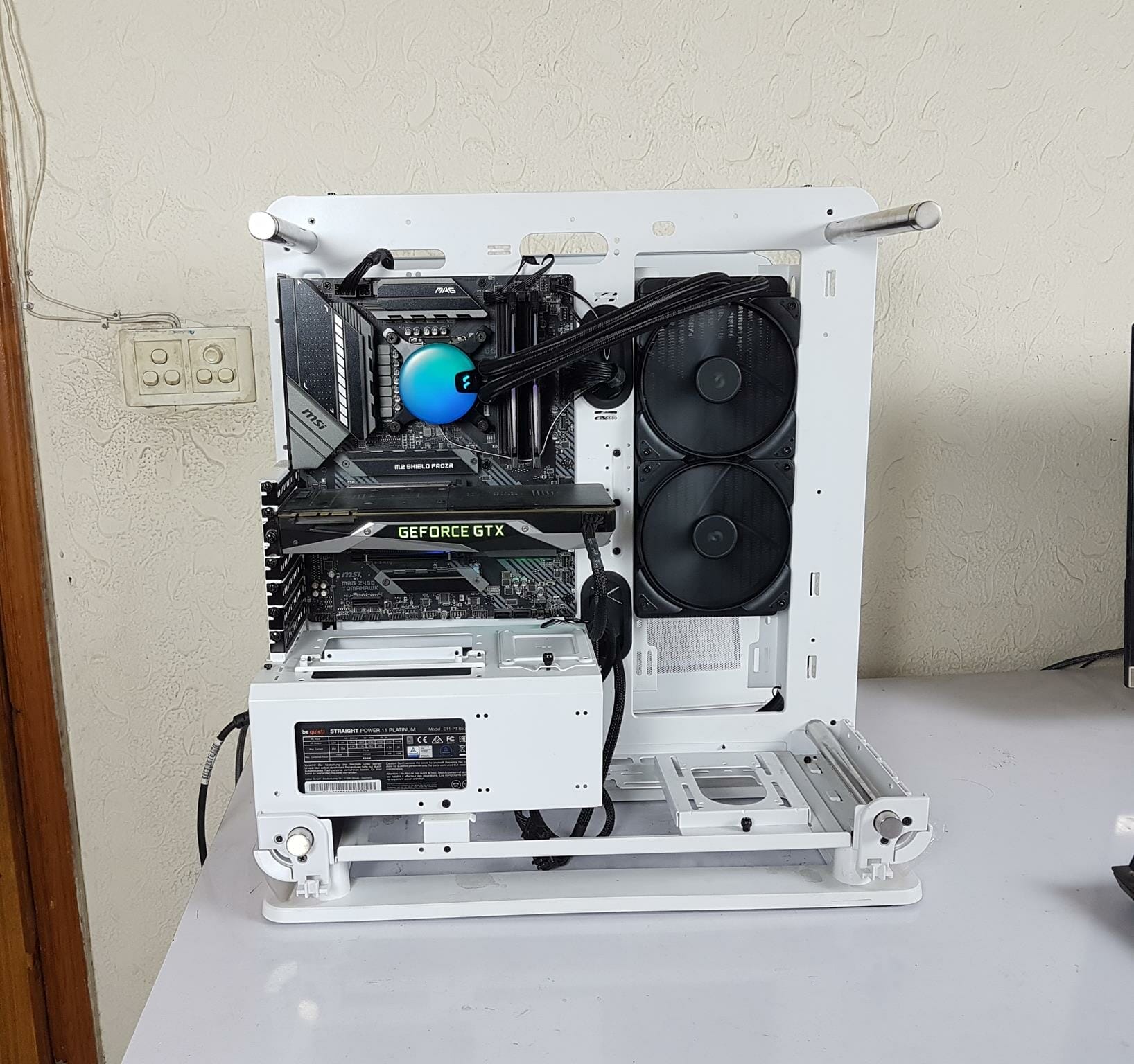 Fractal Design Lumen S28 Review - EnosTech.com